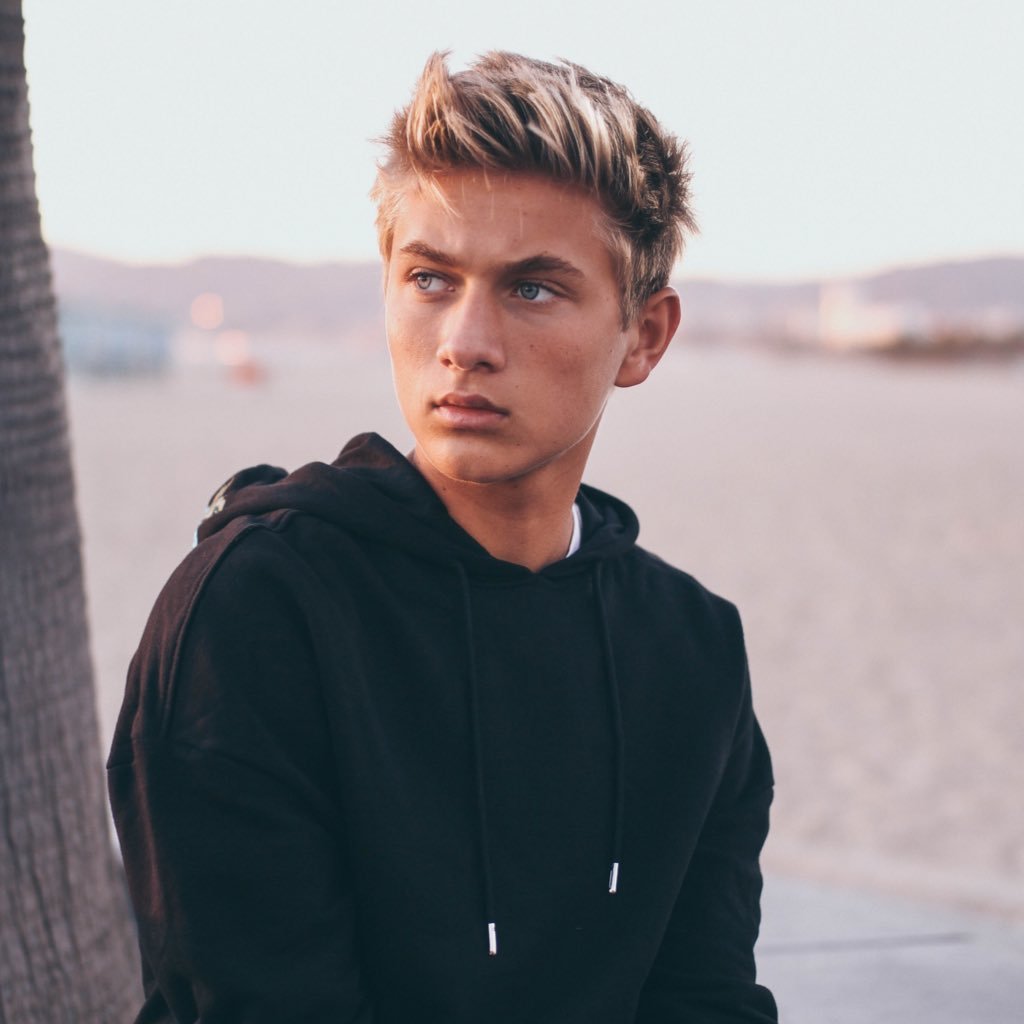 Thomas Kuc - Live Streamer - The Shorty Awards